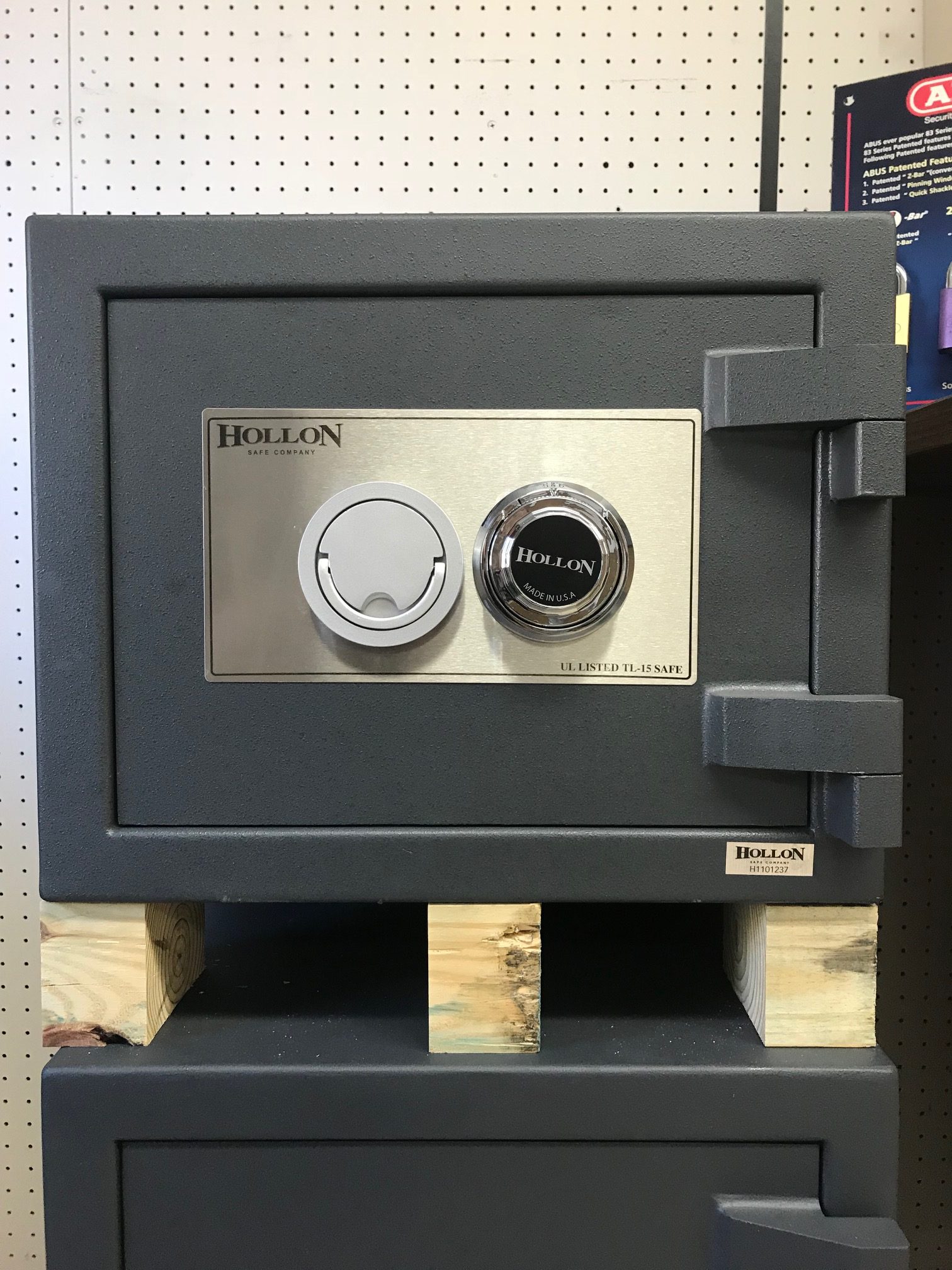 Types of burglars to new level with home safe – High and Free